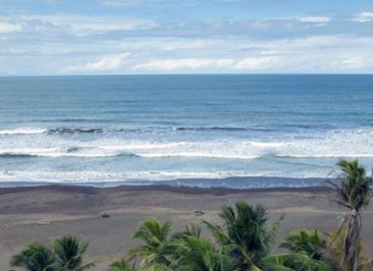 16 Best Swimming Beaches in Costa Rica.
